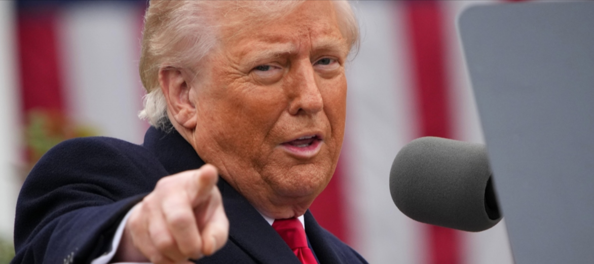 Trump Just OUTED Major Traitor Staffer in The Oval Office