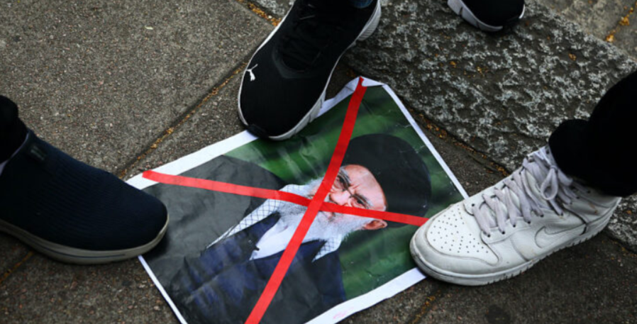 Iran Shuts Down as Massive Street Protests Turn Deadly